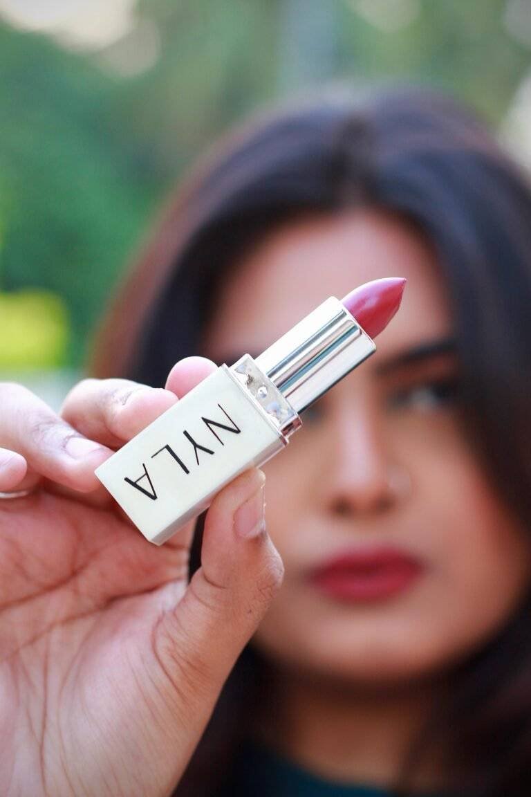 Nyla – Sleek Glamour